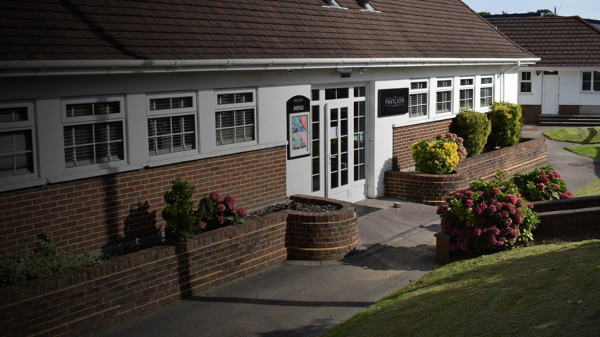 Pavilion Llandarcy - Restaurant and Sports Bar in Neath, Port Talbot